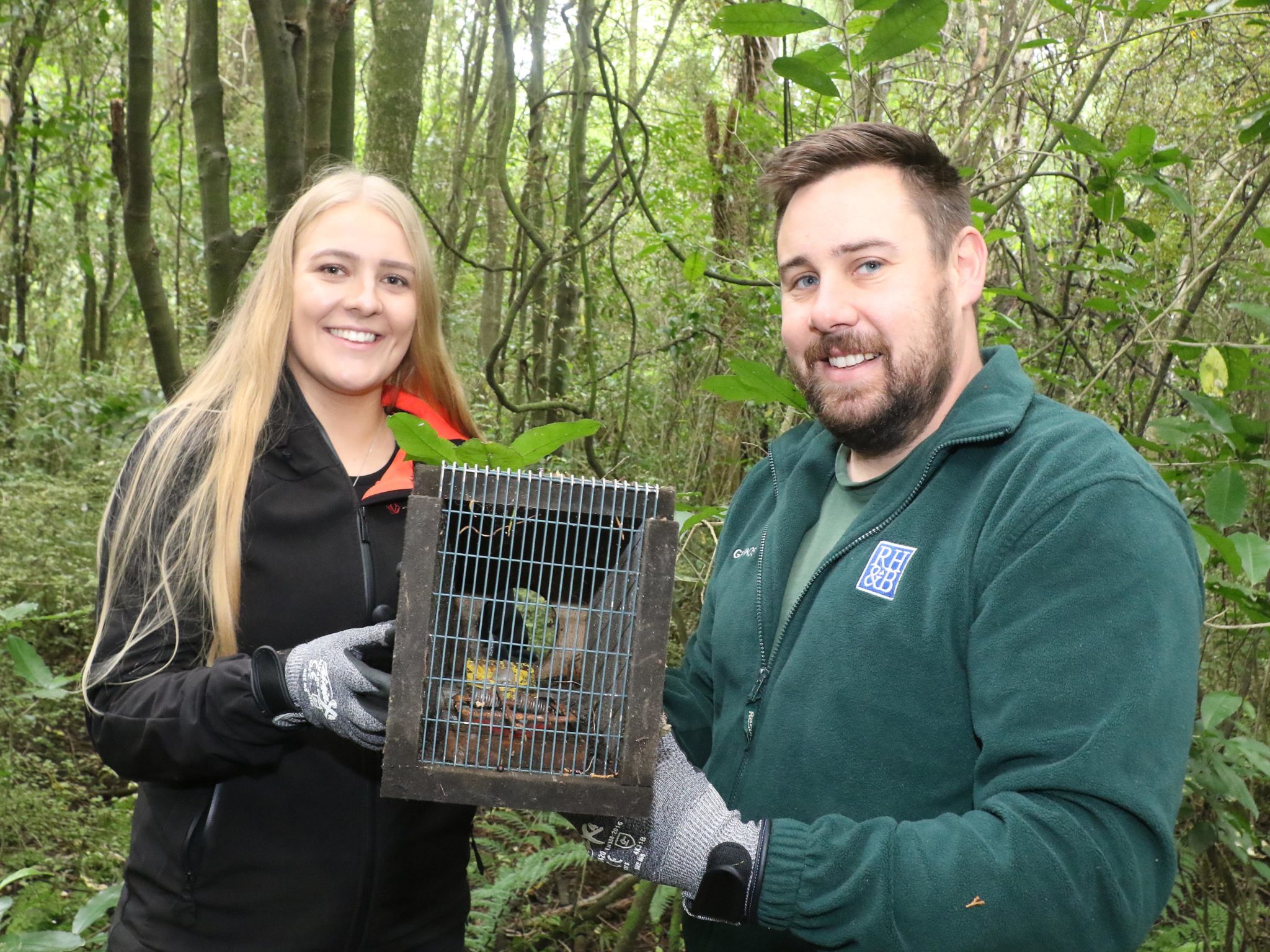 ‘Putting power in their hands’: the student teaching a community to ...